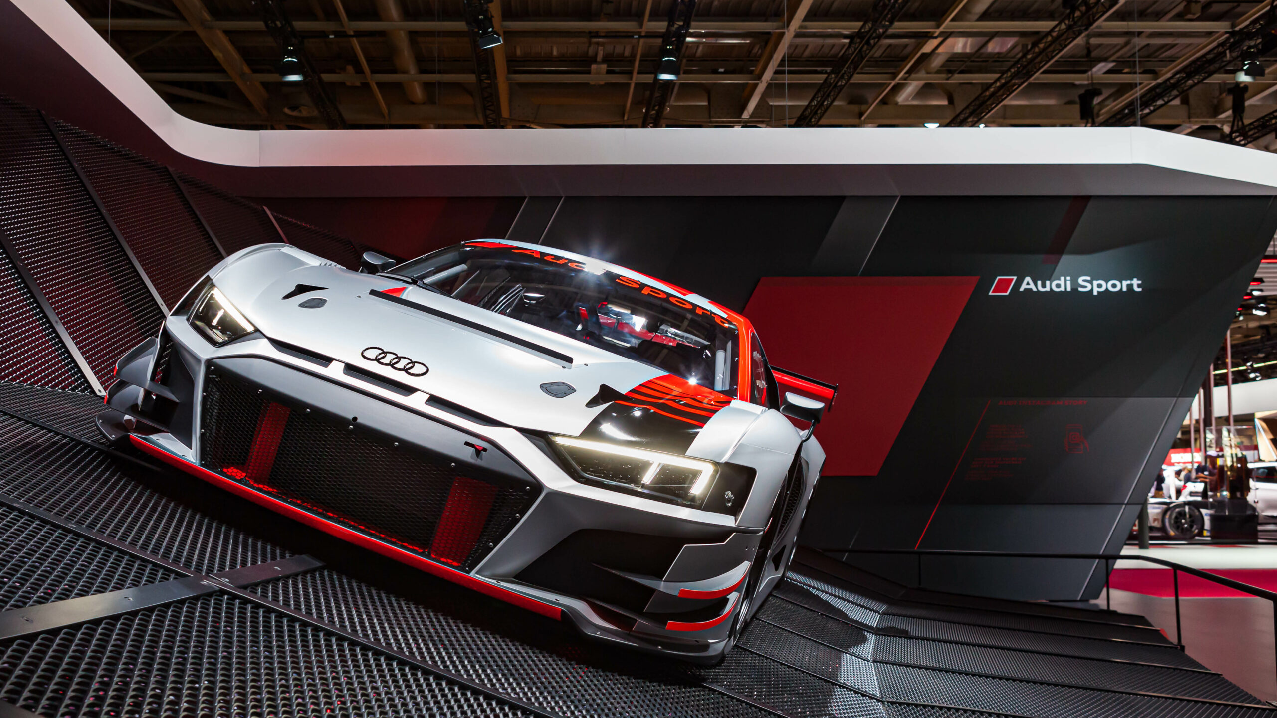 Audi R8 LMS GT3 présenter au mondial de l'auto à Paris